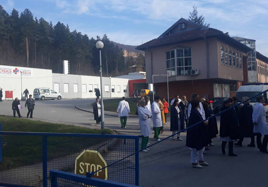 Doktori bolnice “Srbija” u Istočnom Sarajevu polučasovnom obustavom ...