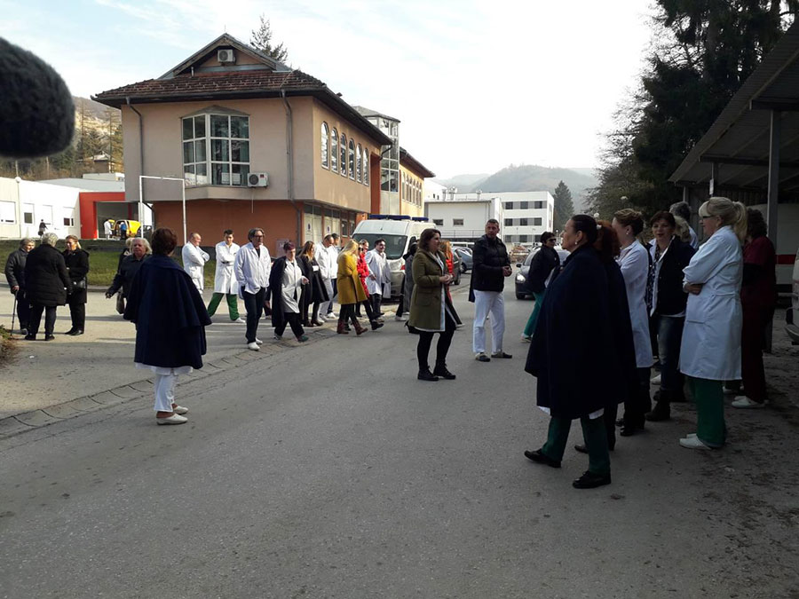 Doktori bolnice “Srbija” u Istočnom Sarajevu polučasovnom obustavom ...
