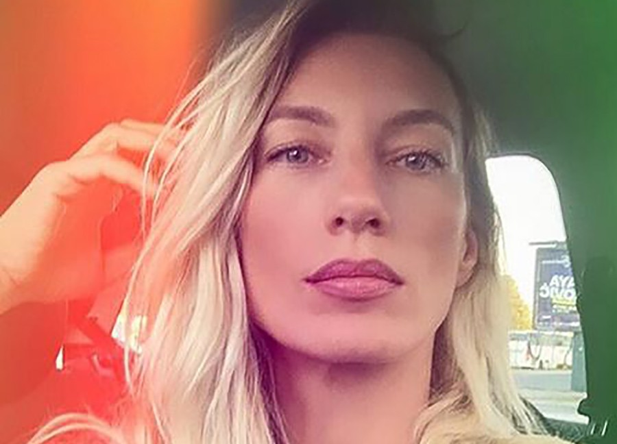 "TI SI REMEK DJELO" Ana Stanić pokazala zanosno tijelo u bikiniju ...