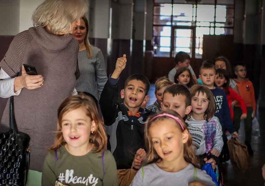 MALA DJECA VELIKOG SRCA Prvačići iz Zenice zbog gluvonijemog druga uče ...