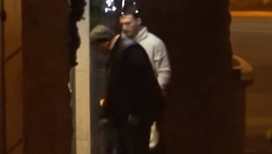 ODOMAĆIO SE CECIN ZET Anastasijin dečko snimljen kako se useljava u ...