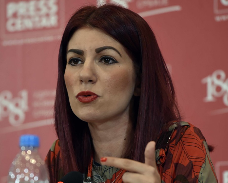 SRAMNA PORUKA Antivakserka Jovana Stojković ponizila i omalovažila SVE ... SRAMNA PORUKA Antivakserka Jovana Stojković ponizila i omalovažila SVE ...