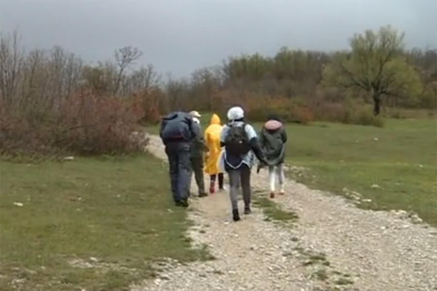 "DA SE POKLONIMO MOŠTIMA NAŠEG SVETITELJA" Mladići i djevojke krenuli ...
