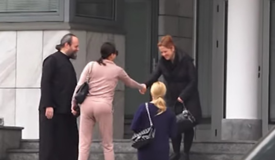 U NESVAKIDAŠNJEM IZDANJU Ceca snimljena tokom posjete hramu! (FOTO ...