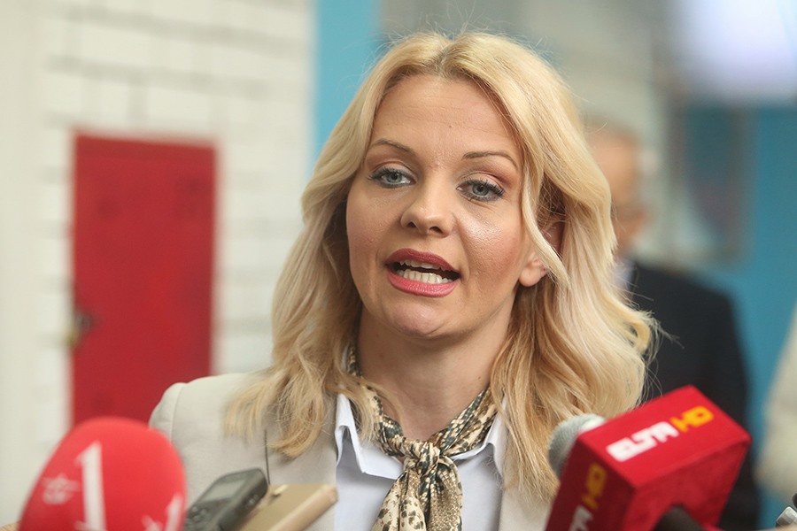 ŠKOLE ZATVORENE DO KRAJA MARTA Zabranjena i sva okupljanja u školama i ...