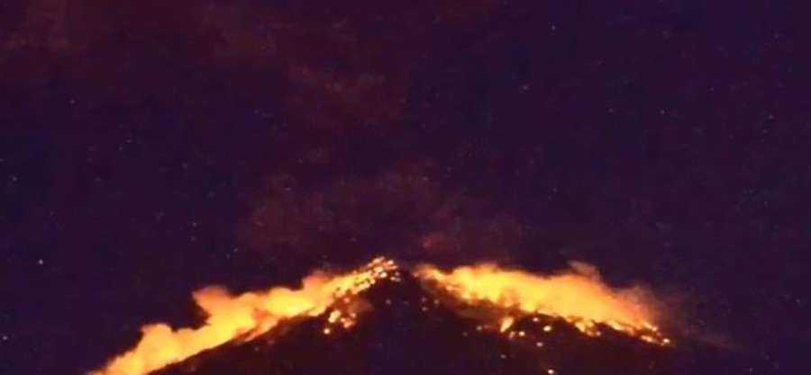 PRORADIO VULKAN SINABUNG Izbacuje gust pepeo u visinu do 2.800 metara ...