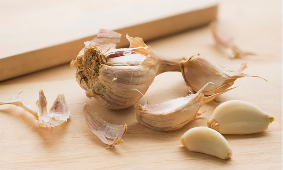 Bijeli luk više nikada nećete guliti NI NA JEDAN DRUGI NAČIN: Snimak ...