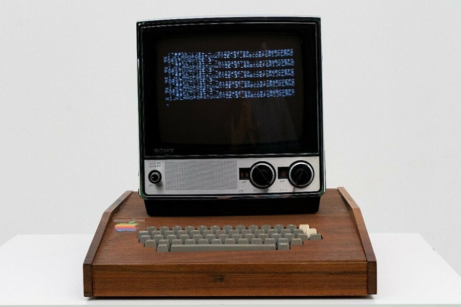 IMA MEMORIJU OD 4 KB, A VRIJEDI MILION I PO EVRA Prodaje se prvi ...