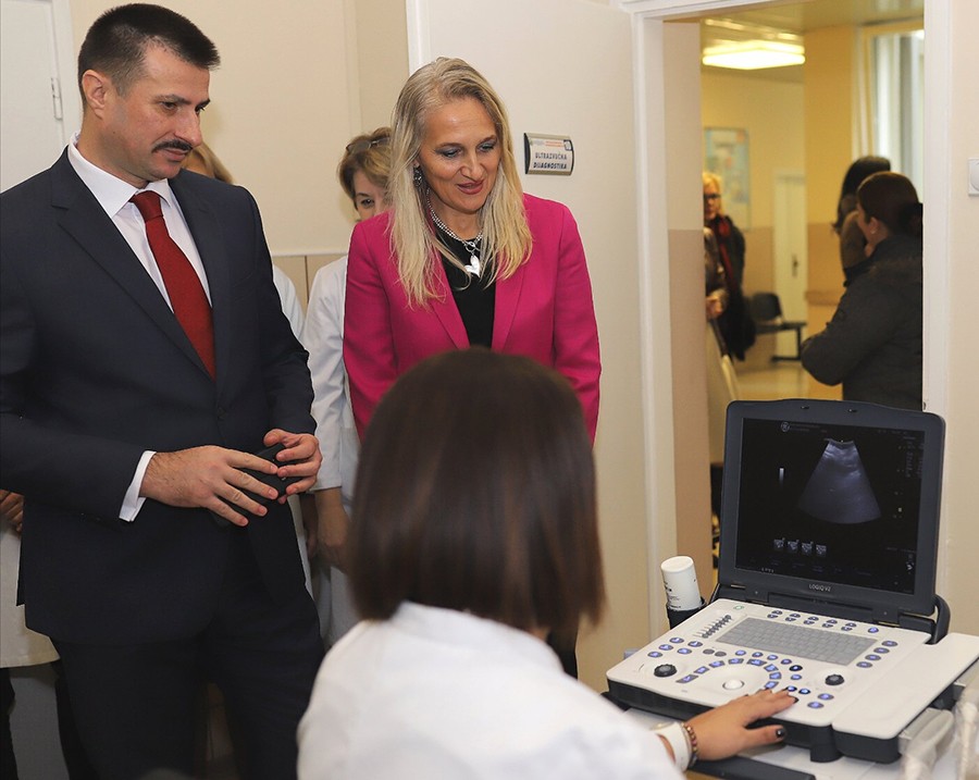 Hemofarm DONIRAO ULTRAZVUČNI APARAT Domu zdravlja Banjaluka - Srpskainfo