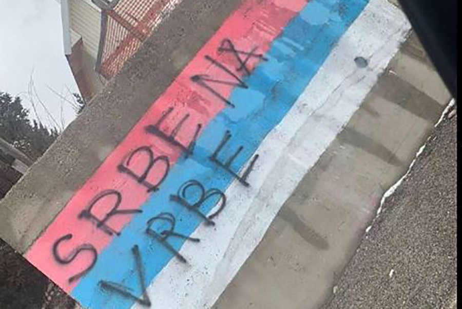 “SRBE NA VRBE” Ustaška parola ispisna preko trobojke kod Žabljaka (FOTO ...