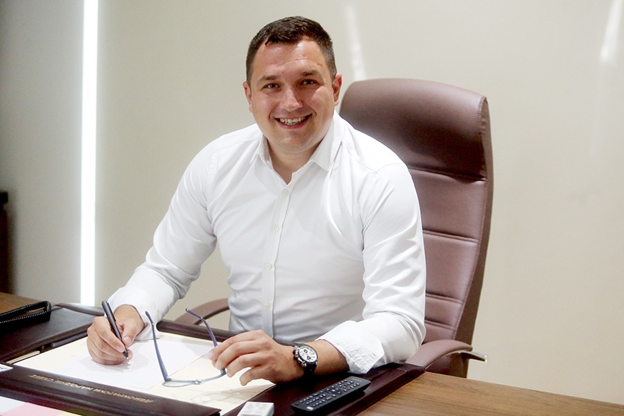 GUBITNIK DANA Miloš Lučić