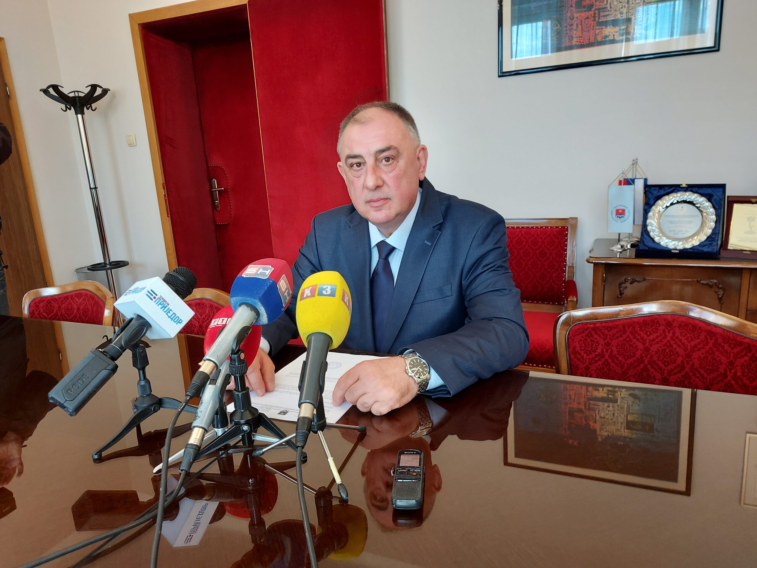 GUBITNIK DANA Milenko Đaković - Srpskainfo