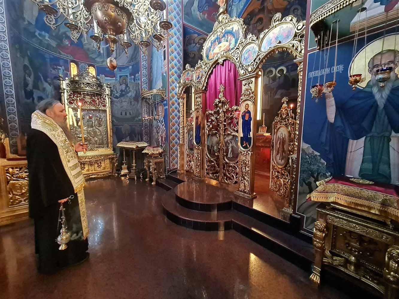 SUTRA SAHRANA Episkop Fotije služio pomen Mići Mićiću - Srpskainfo
