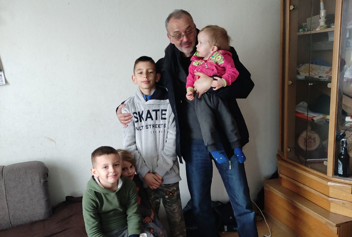 "Pomažemo čestite domaćine" Željko Simić iz Ujedinjene Srpske donirao ...
