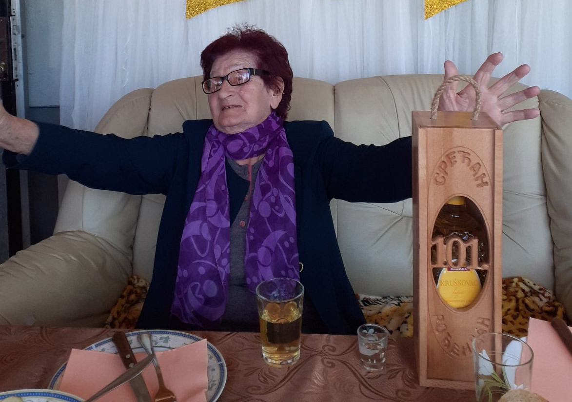 Baka Mara iz Prijedora proslavila 101. rođendan: Popila tri rakijice i ...