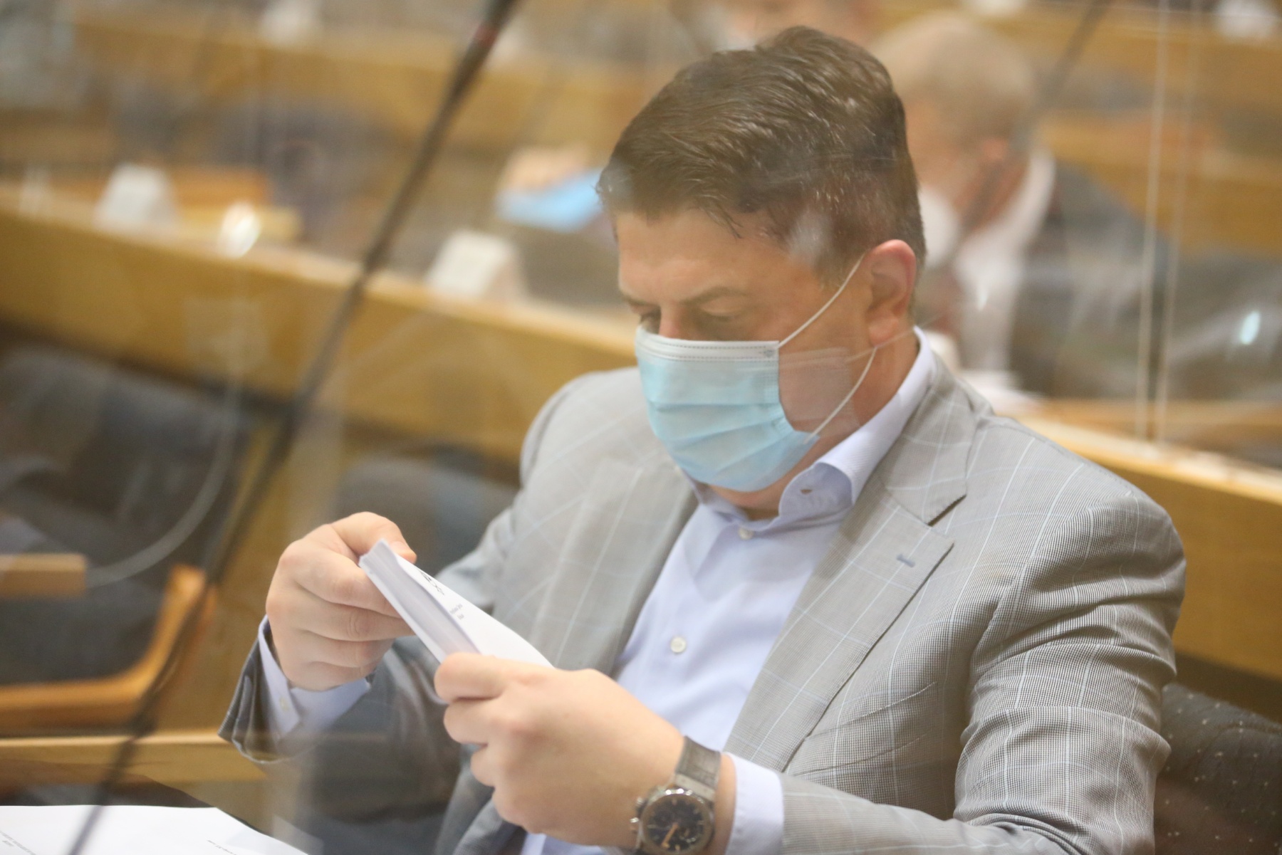 „Neka objavi kakav je on poreski obveznik“ Odgovor iz Vlade Republike ...