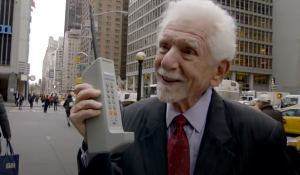 "Zovem te sa njega, stvaran je" Prvi mobilni telefon bio je težak jedan ...