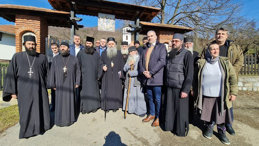 Nekoliko dana nakon stravičnog požara: Episkop Fotije u posjeti ...
