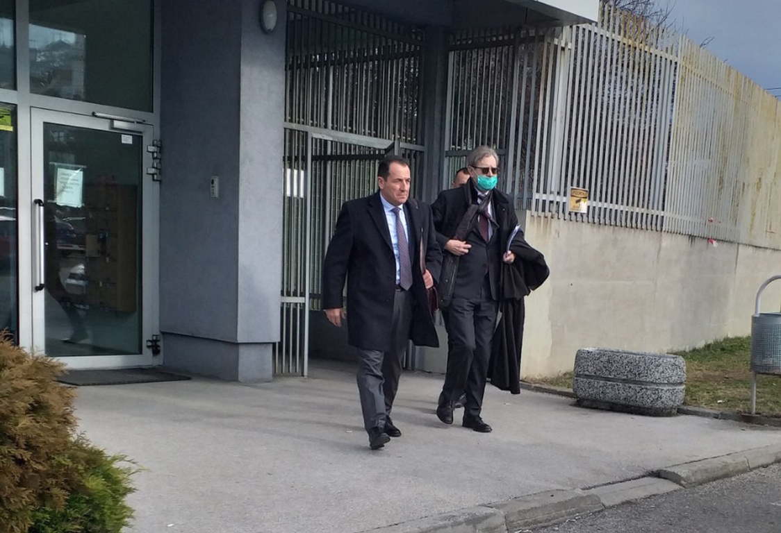 POČELO SUĐENJE CIKOTIĆU Ministar bez saglasnosti prodavao oružje i ...