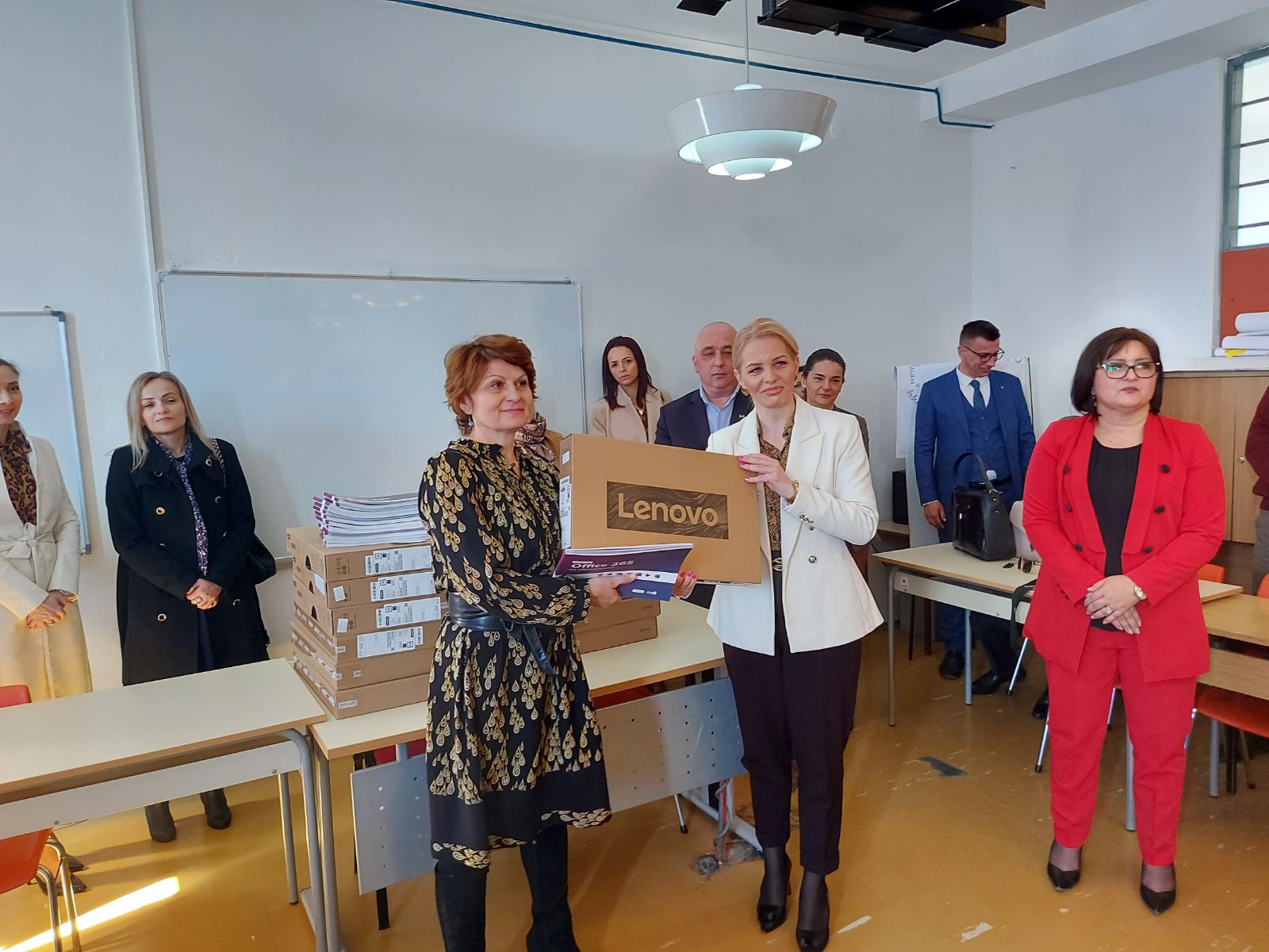 Ministarka Trivić posjetila Derventu: Osnovna škola "Nikola Tesla" biće ...