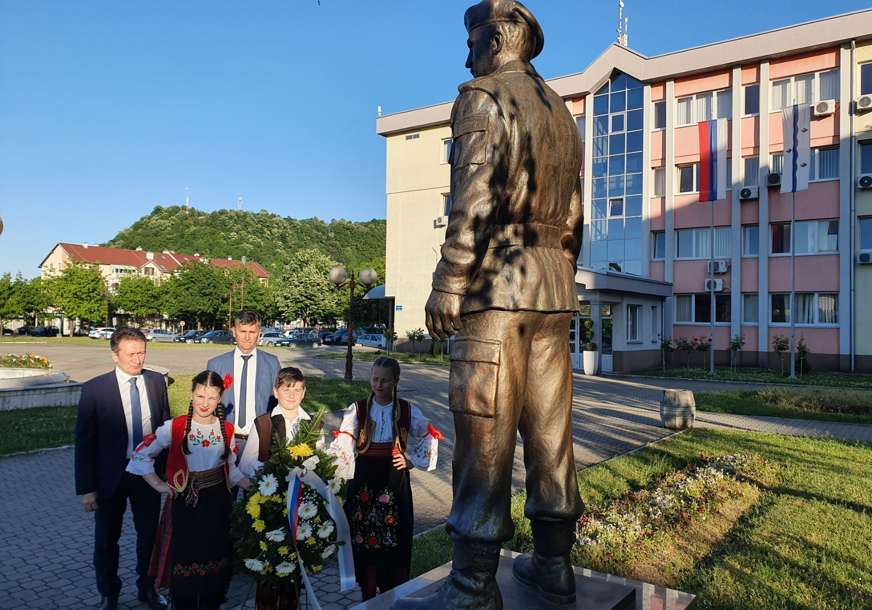 DOBILA ORDEN NEMANJIĆA U Ugljeviku obilježeno tri decenije od nastanka ...
