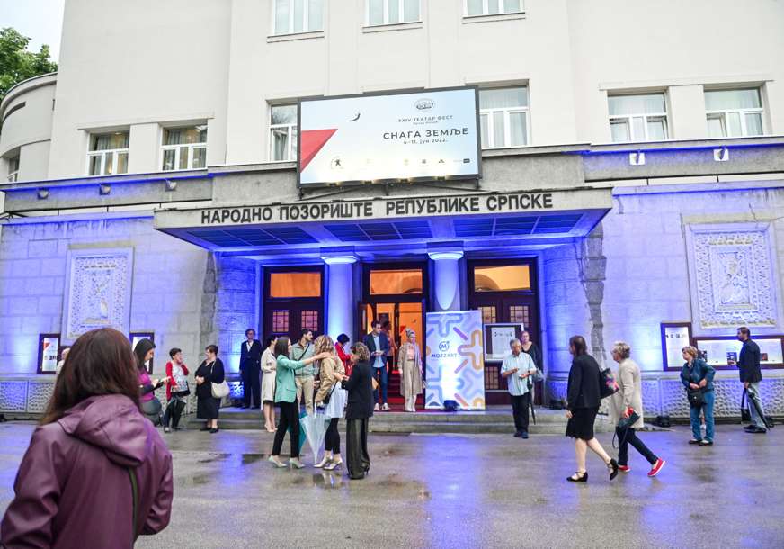 Mozzart i ove godine uz Teatar fest "Petar Kočić": Domaćin predstave ...