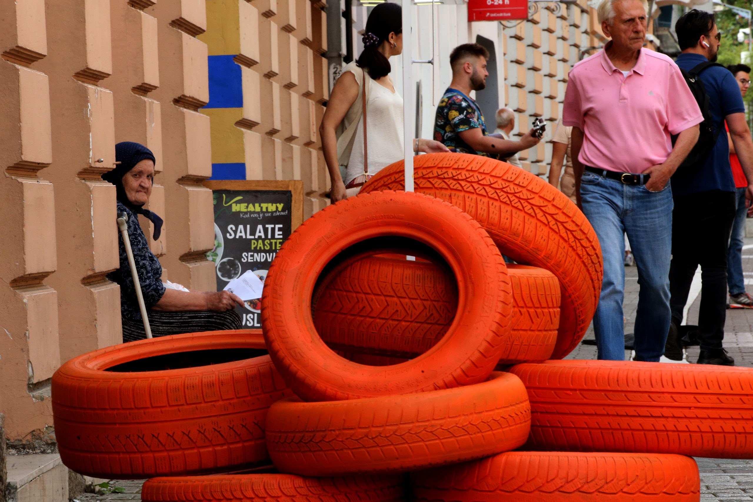 "Na ulici ne treba nikome davati novac" Humanitarne prevare sve češća ...