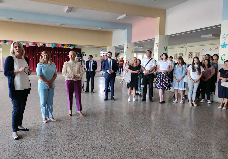 "Nastaviti s poboljšanjem uslova" Predsjednica Srpske posjetila ...