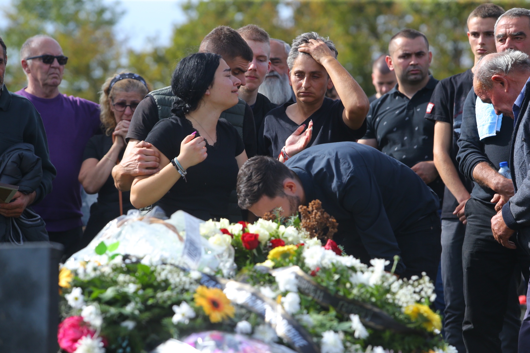 "Dijete moje, otišao si na moj rođendan, nikad ga više neću slaviti" Potresan govor na sahrani ...