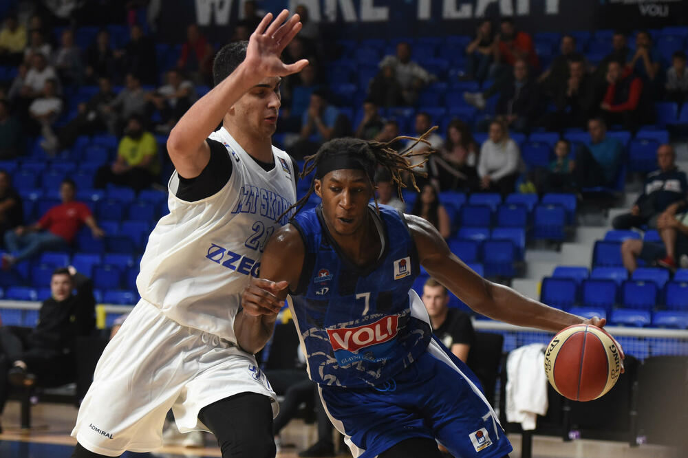 "SAMO JE PAO" Košarkaš Budućnosti prebačen u bolnicu, trenutno je van ...