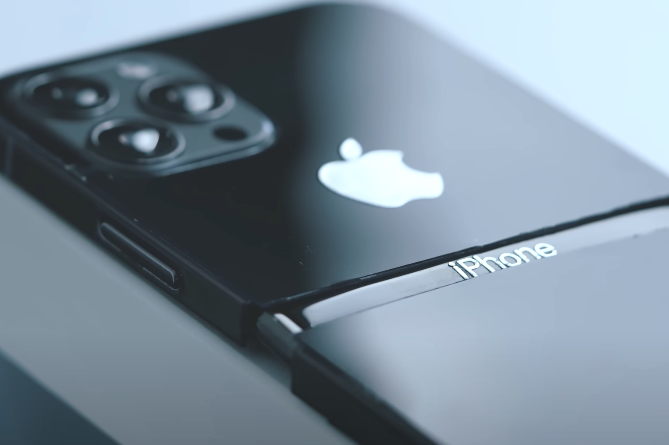 Evo kako izgleda: Stigla i verzija savitljivog Ajfona (VIDEO) - Srpskainfo