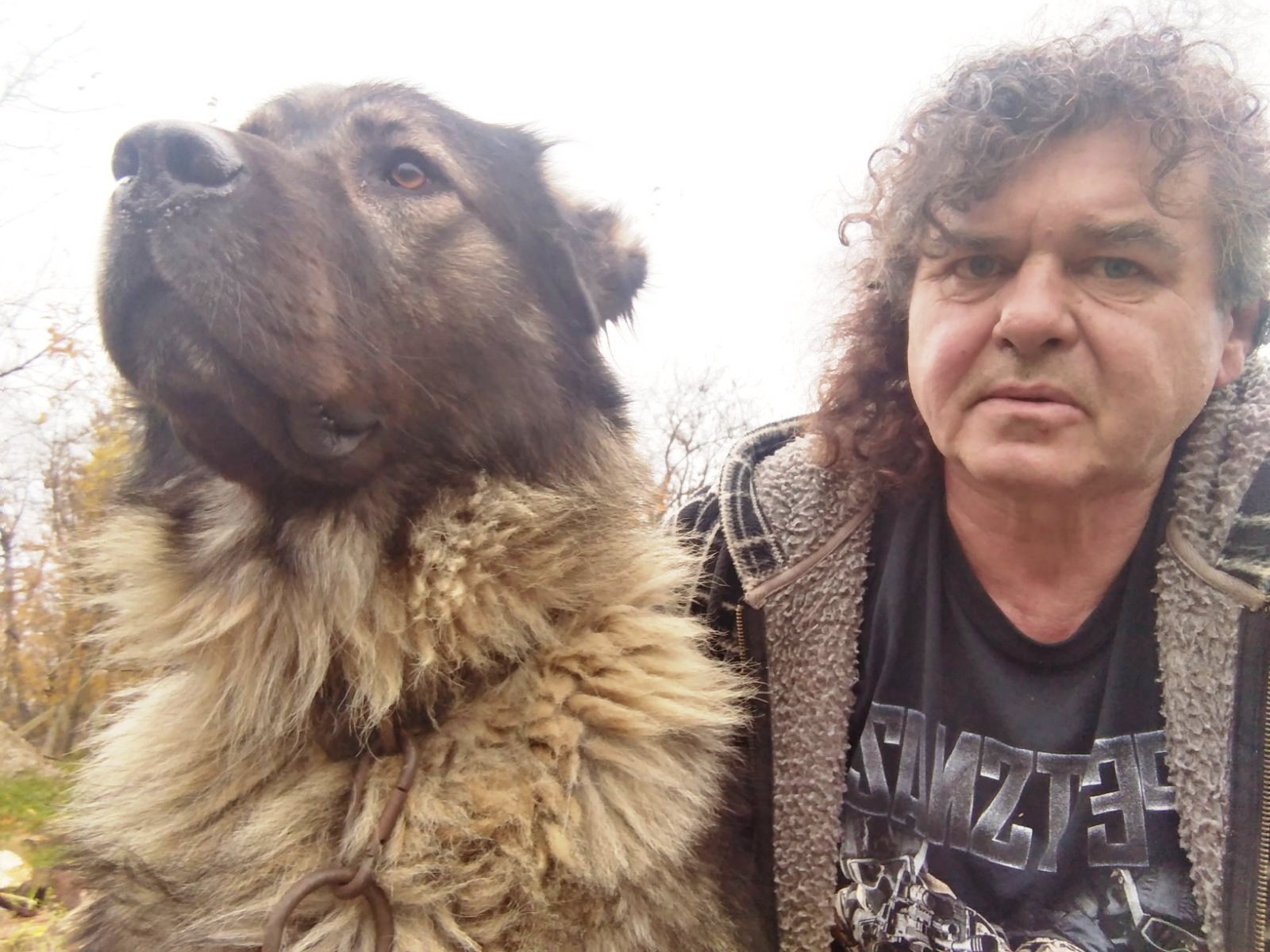 Pas nije mogao do kuće zbog poplave, a Dragan ga je spasao