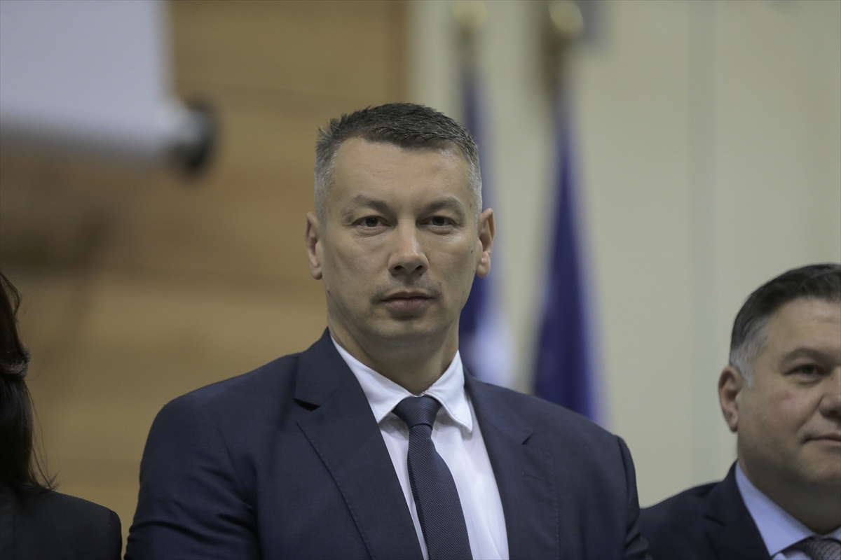 Nešić poručio Čauševiću da se ne treba plašiti vjernika