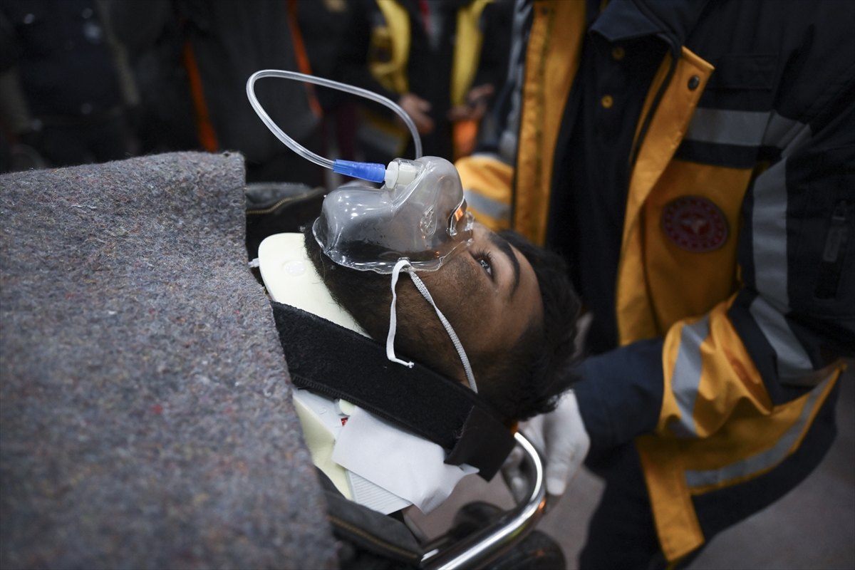 Nakon 261 sat ispod ruševina spasene 2 osobe