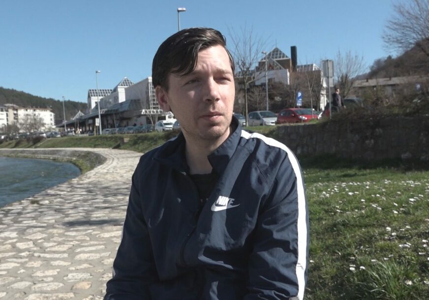 Mrtve i bolesne nosio na leđima, a sad za njega nema posla