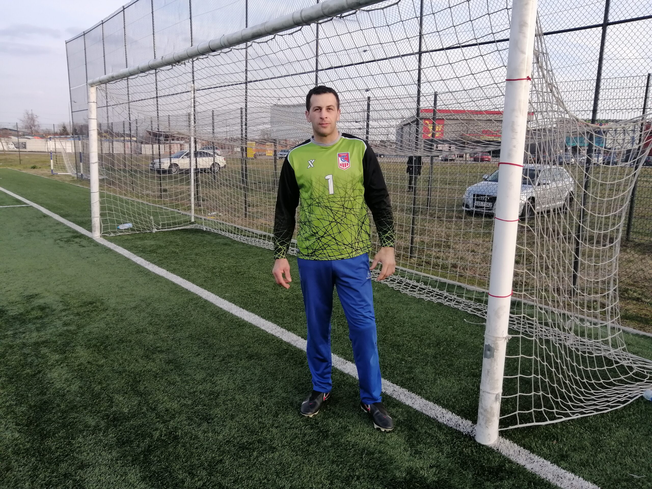 Dobričina sa najvećim stopalima i šakama: Miloš Stojaković iz Gradiške ...