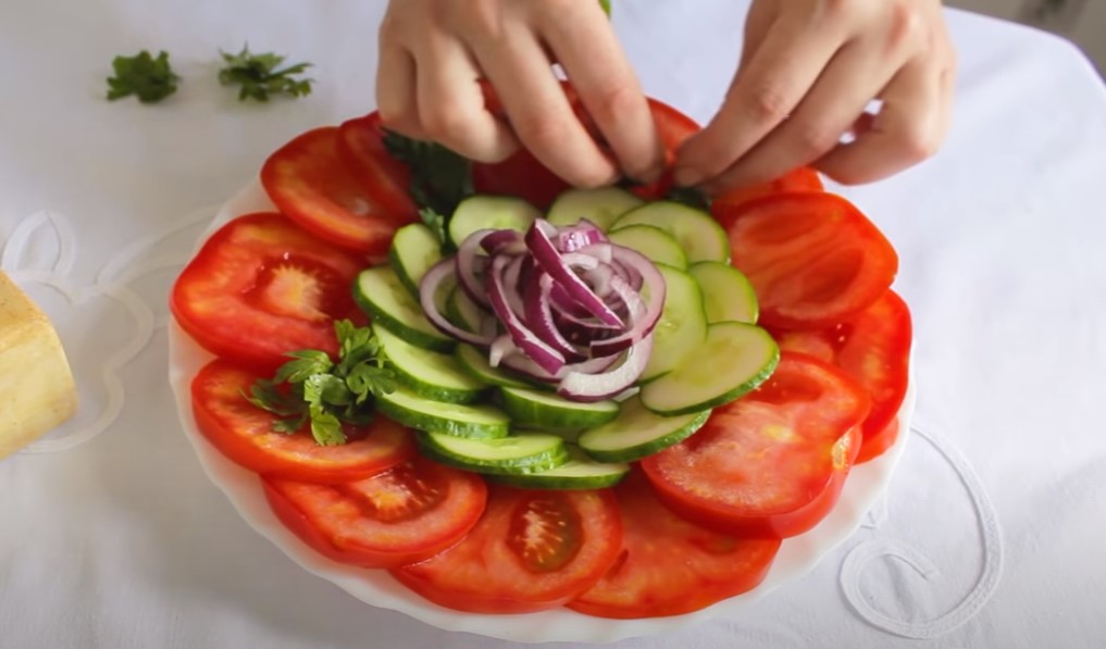 Salata, ovu namirnicu nikada ne dodavajte
