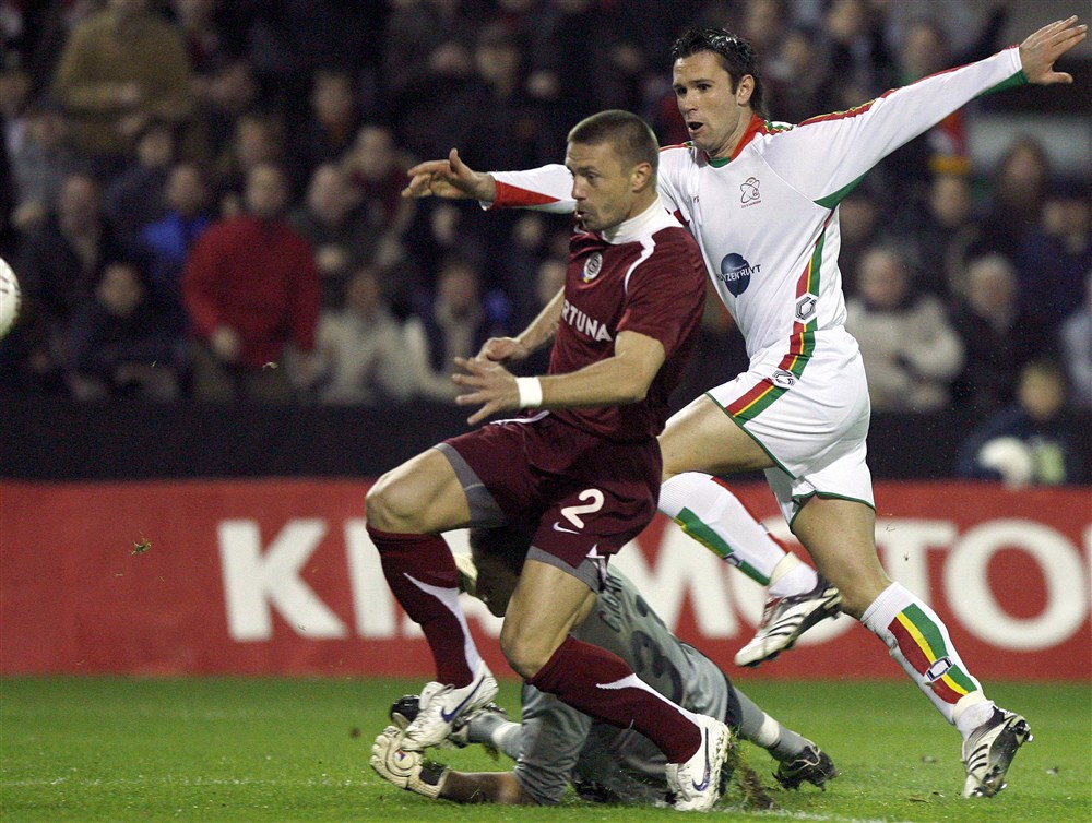 NIJE MU BILO SPASA Legendarni fudbaler preminuo na terasi