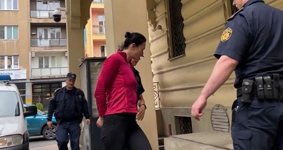 Ajša Ramić s lisicama na rukama predata u Tužilaštvo