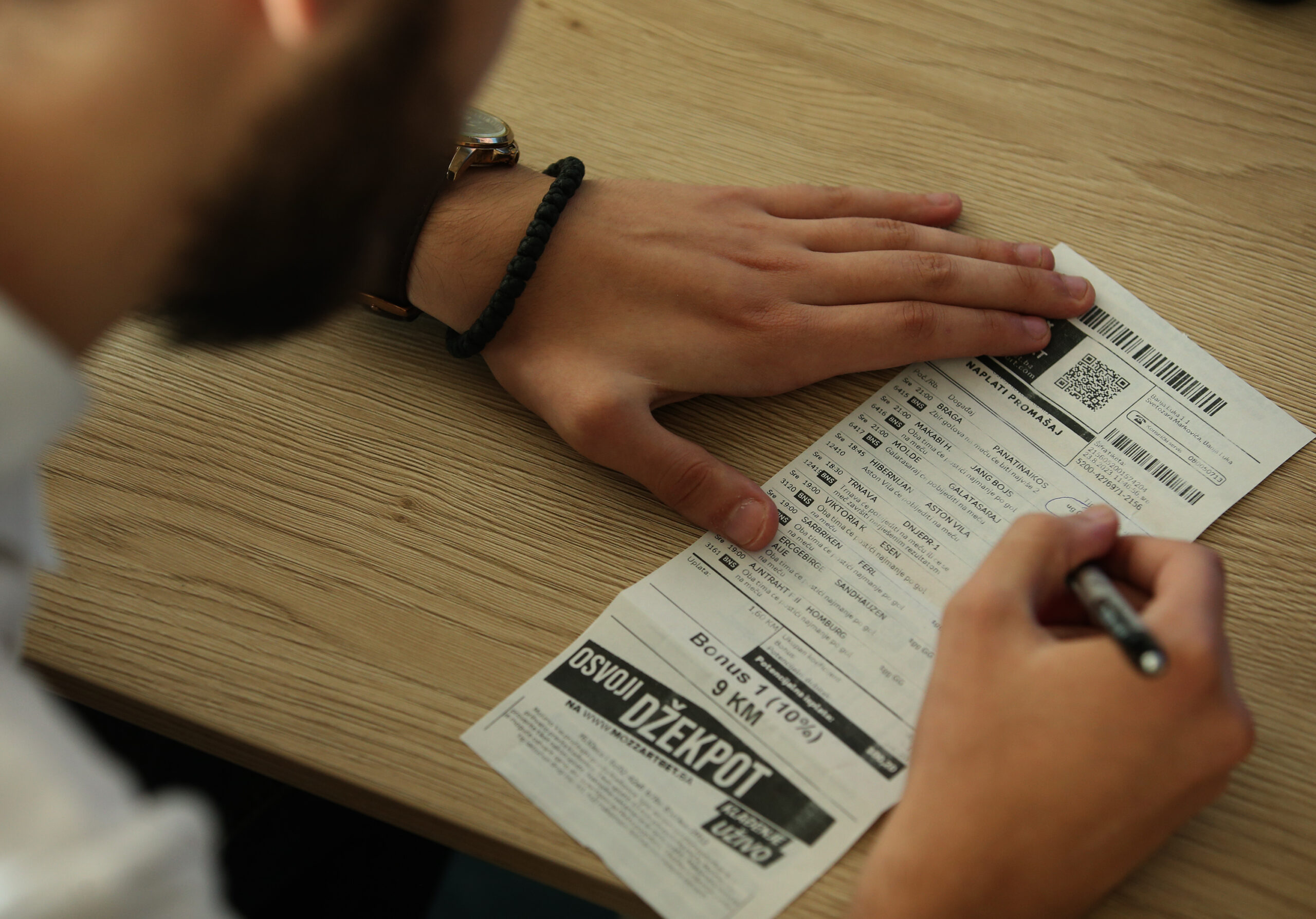 Kockari u jednom selu potrošili 1,4 miliona KM na igre na sreću