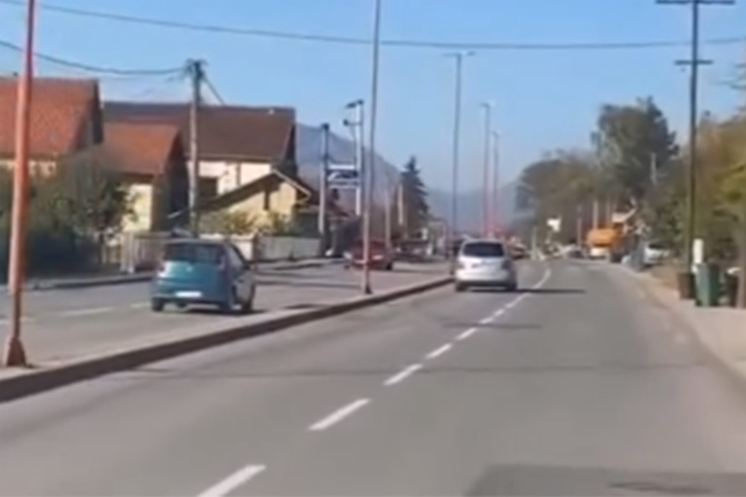 Policija kaznila ženu koja je vozila u suprotnom smjeru