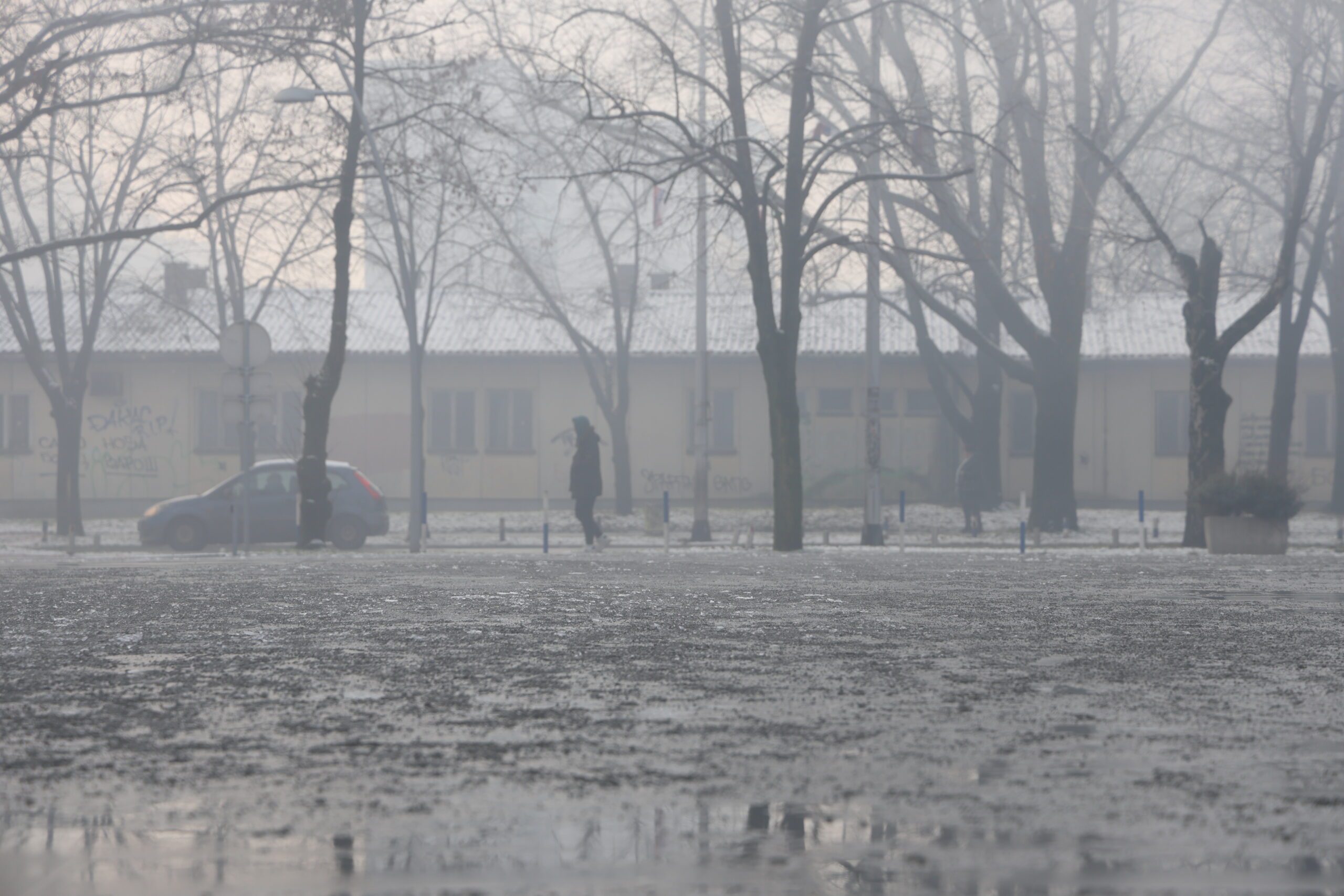Gusta magla "progutala" ulice Banjaluke