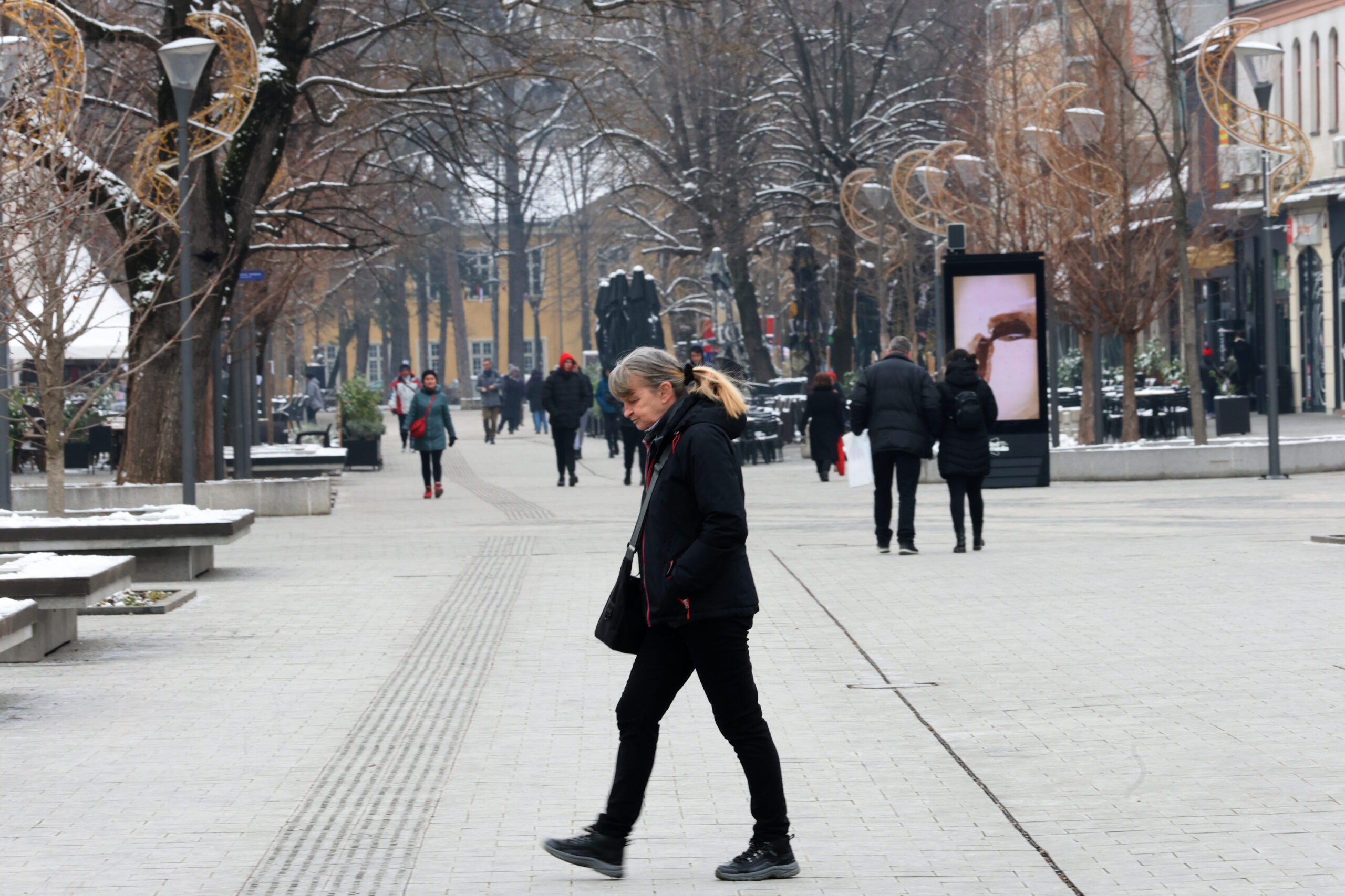 Vrijeme danas pretežno oblačno, sa povremeno slabom kišom