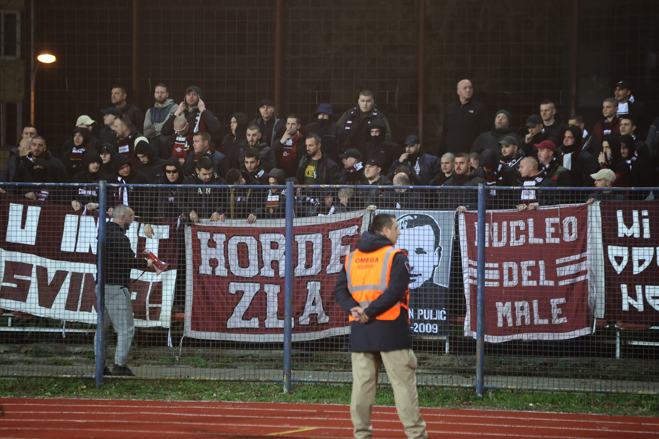 Navijači tokom sukoba u Sarajevu udarili 2 policajca