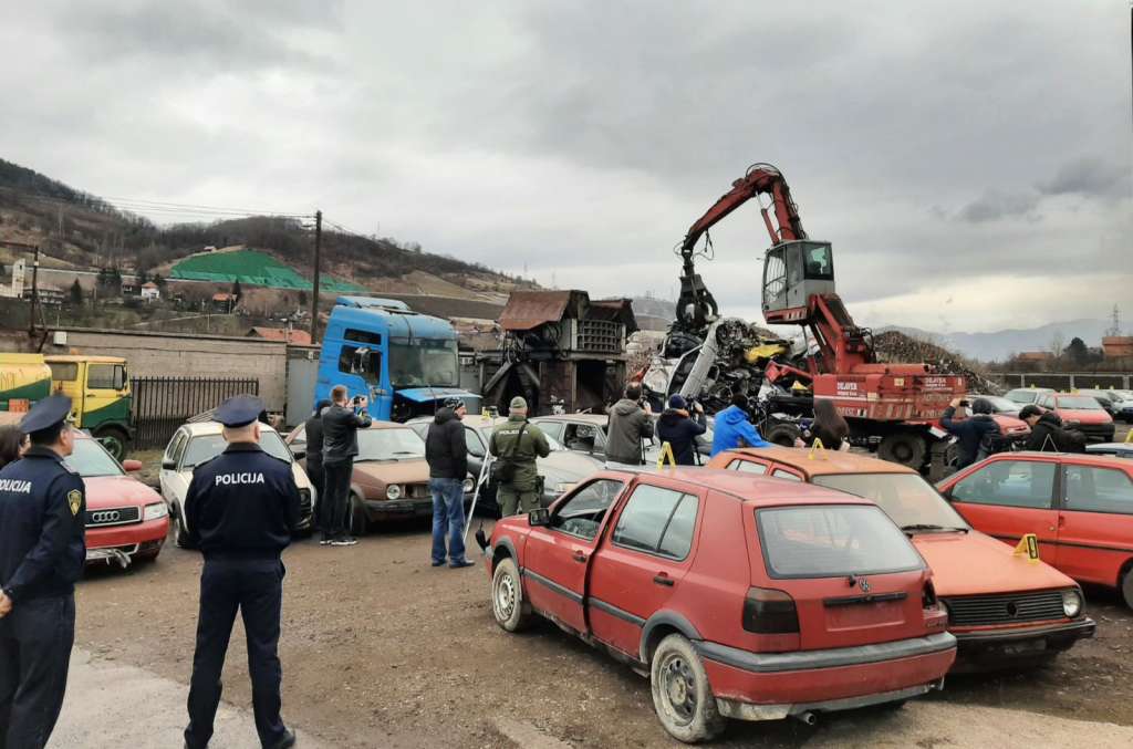 Počelo uništavanje - Ovako završavaju automobili oduzeti od bahatih vozača