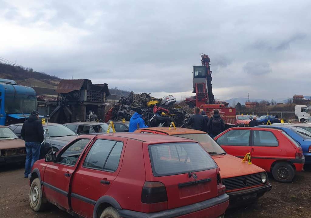 Počelo uništavanje - Ovako završavaju automobili oduzeti od bahatih vozača
