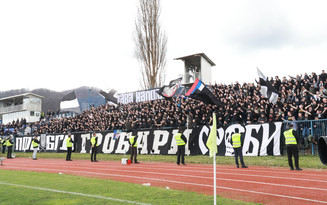(FOTO) Grobari prekidaju bojkot: Navijači Partizana se vraćaju na tribine