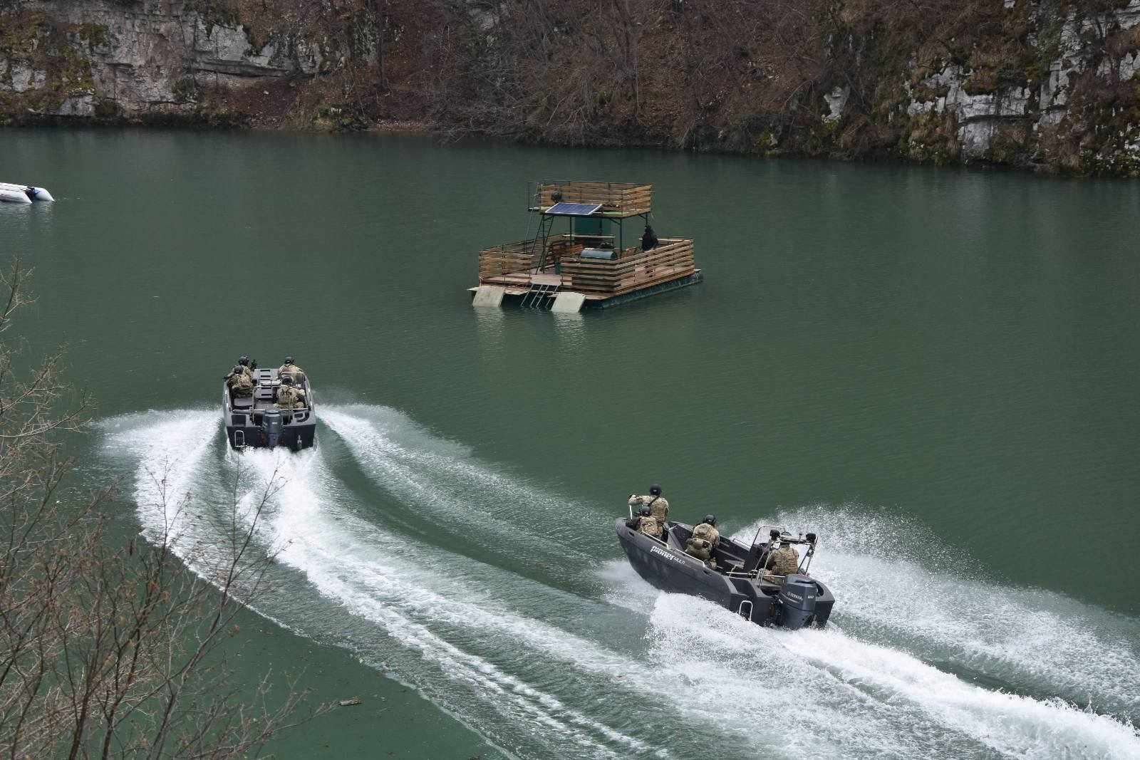 MUP Srpske i MUP Srbije realizovali taktičko-pokaznu vježbu u jezeru Bočac