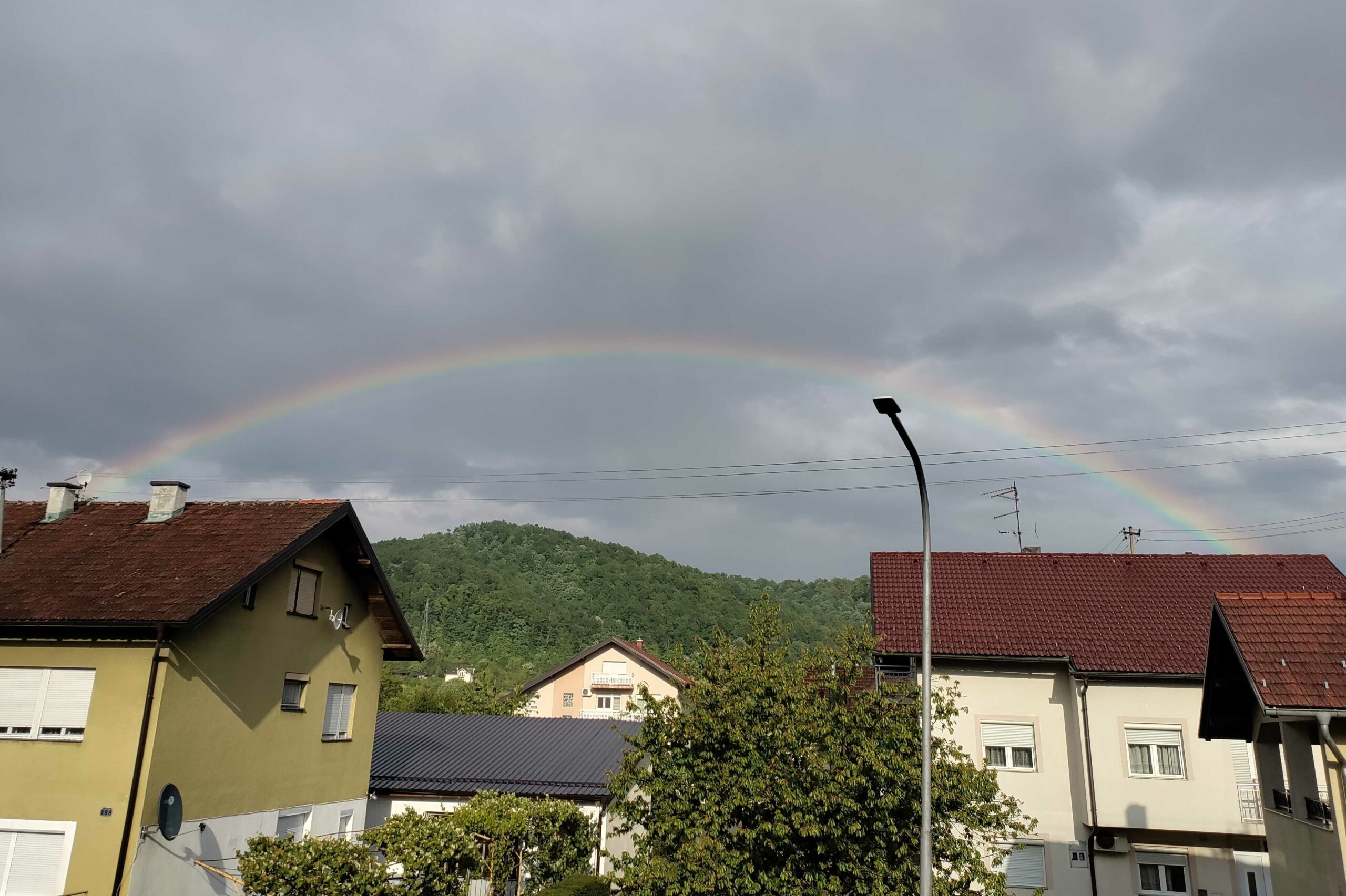Duga iznad Banjaluke nakon kišnog dana je pravo osvježenje