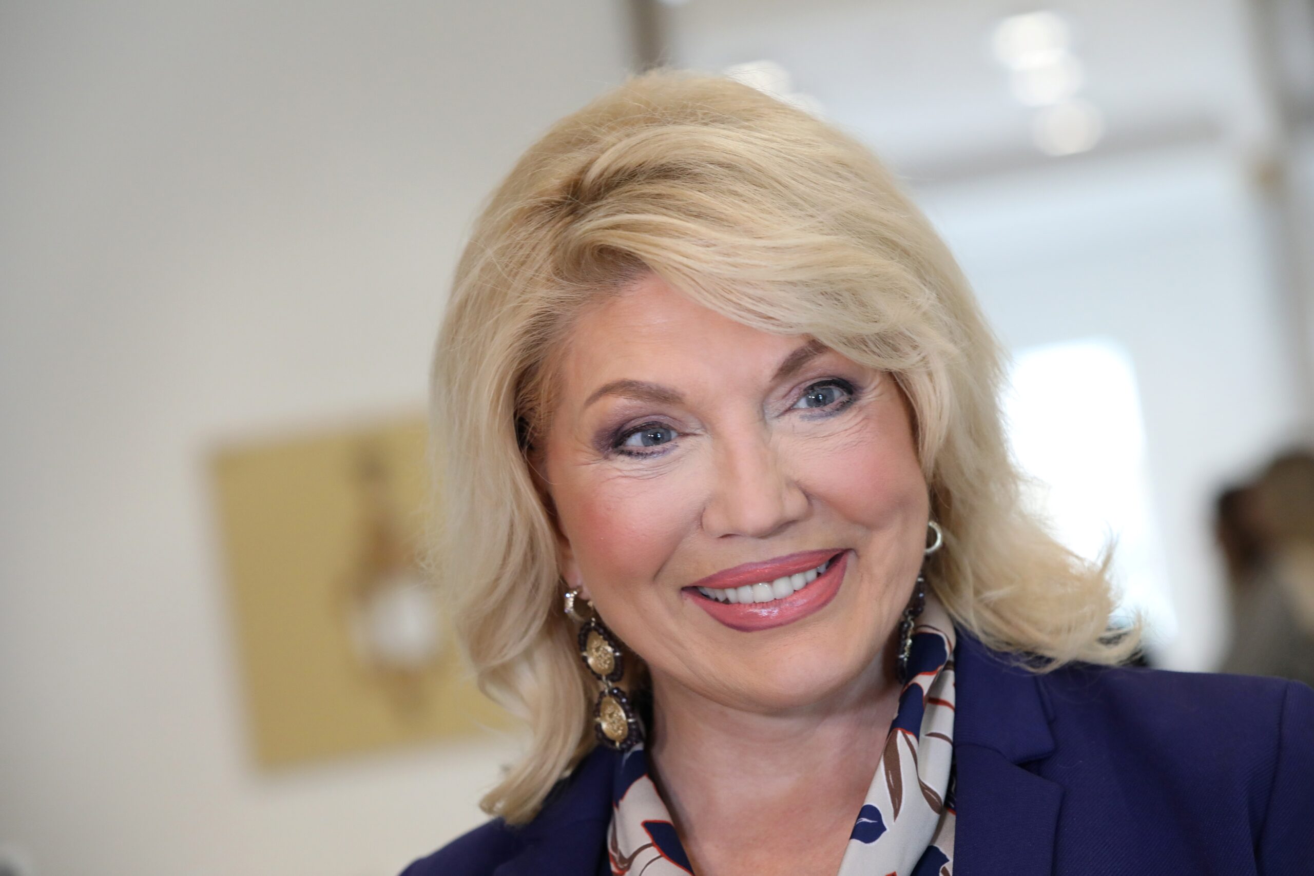 Suzana Mančić izgleda kao avion na pragu 8. decenije